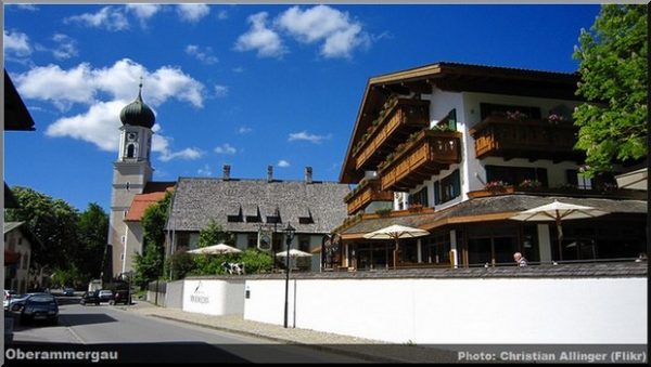 Oberammergau, un beau village typique aux façades peintes en Bavière ...