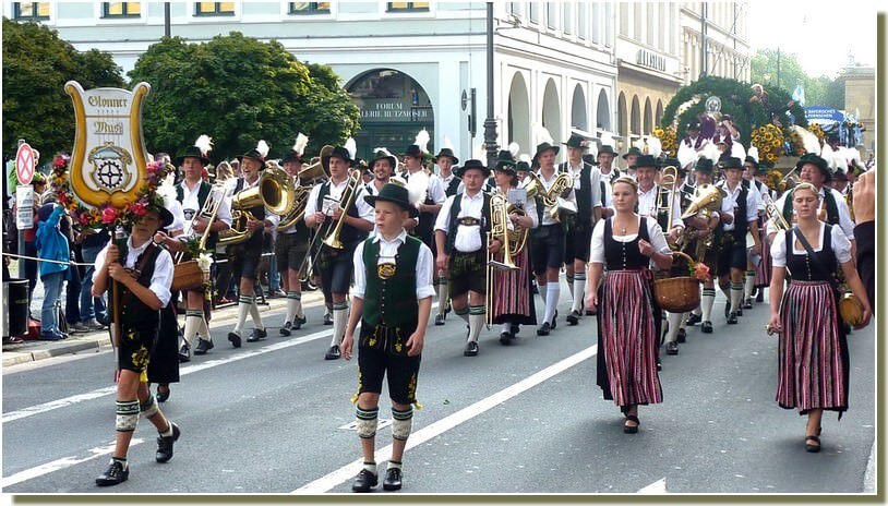 Oktoberfest de Munich : Typisch bayerisch ! Si typiquement bavaroise!