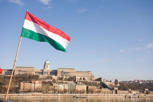 Apprendre le hongrois en vacances : petit lexique des mots usuels