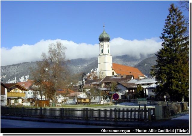 Oberammergau, un beau village typique aux façades peintes en Bavière ...
