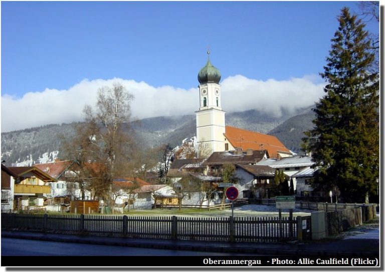Oberammergau, un beau village typique aux façades peintes en Bavière ...