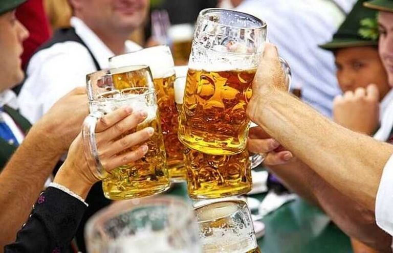 Fête de la bière de Munich ; traditions et incontournables d'Oktoberfest