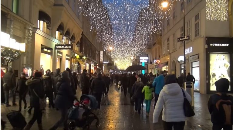 Marchés de Noël en Autriche: artisanat, musiques et traditions folkloriques