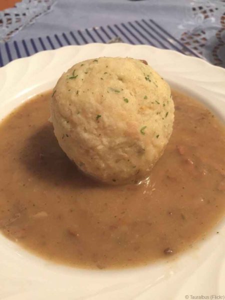 Semmel Knödel : recette allemande des quenelles au pain
